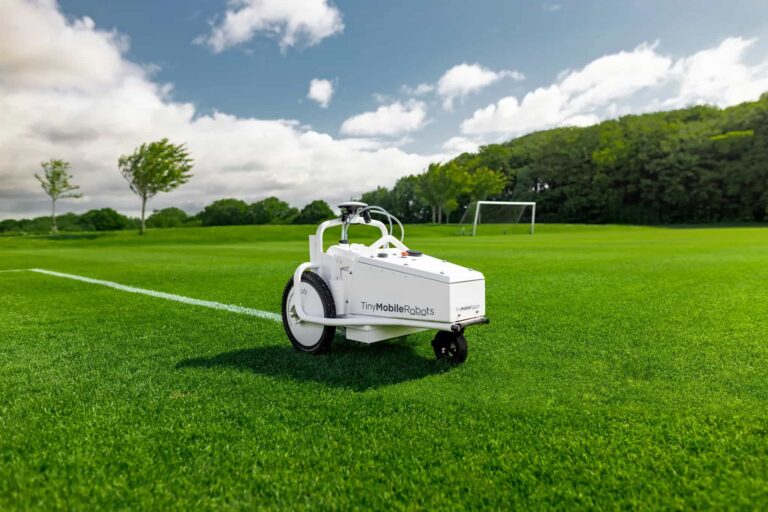 TinyMobileRobots - Line marking robots for any sport