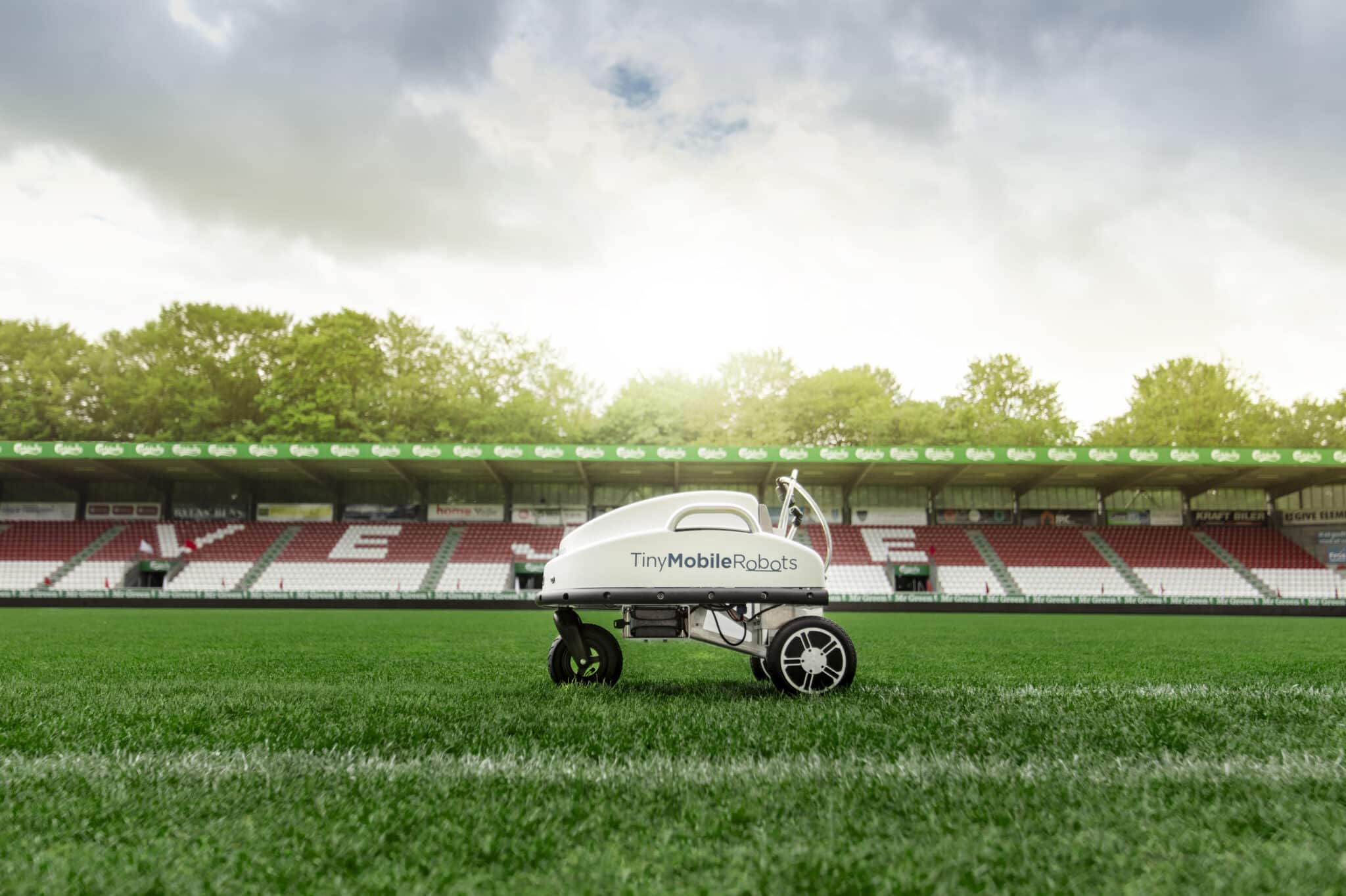TinyMobileRobots - Line marking robots for any sport